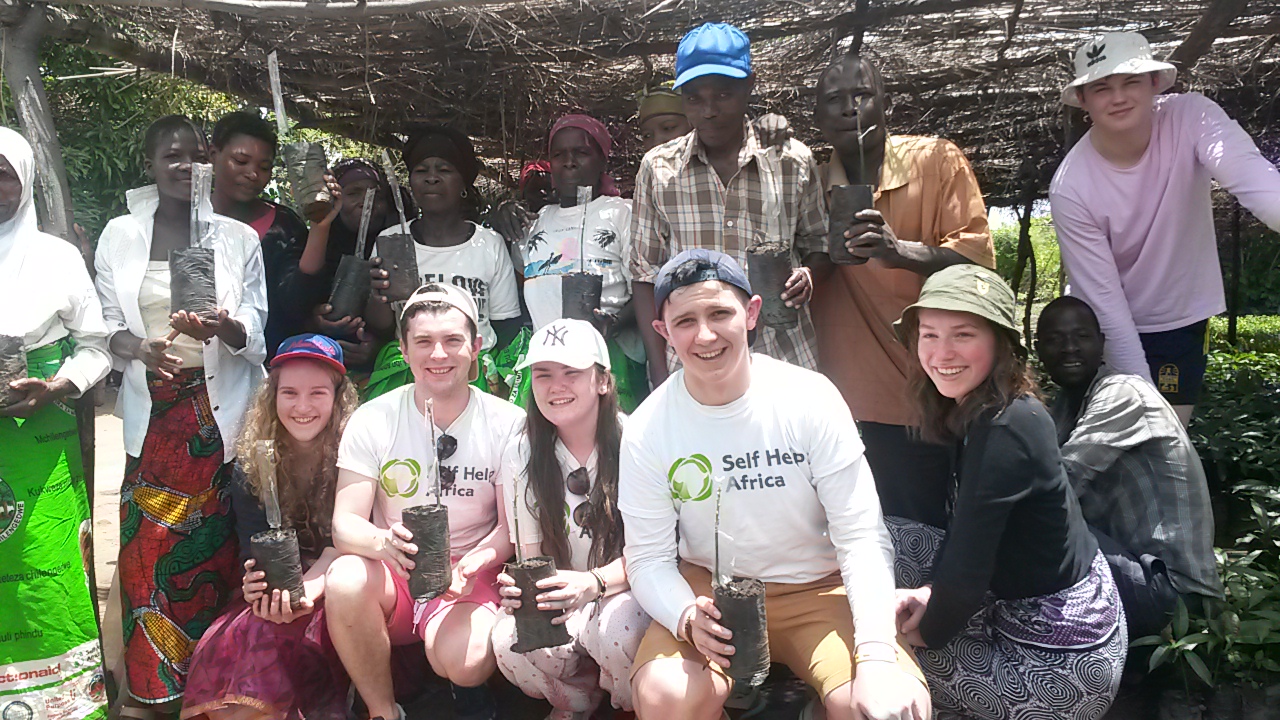 Irish students take trip of a lifetime to rural Malawi - Self Help ...